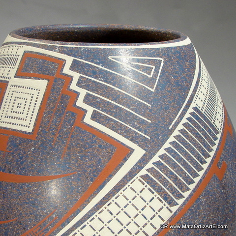 UNIQUE BLUE COLORED OLLA BY NICOLAS QUEZADA